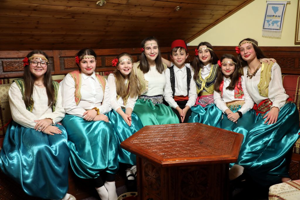 Bosnian Dancers – Neighbourhood News Online